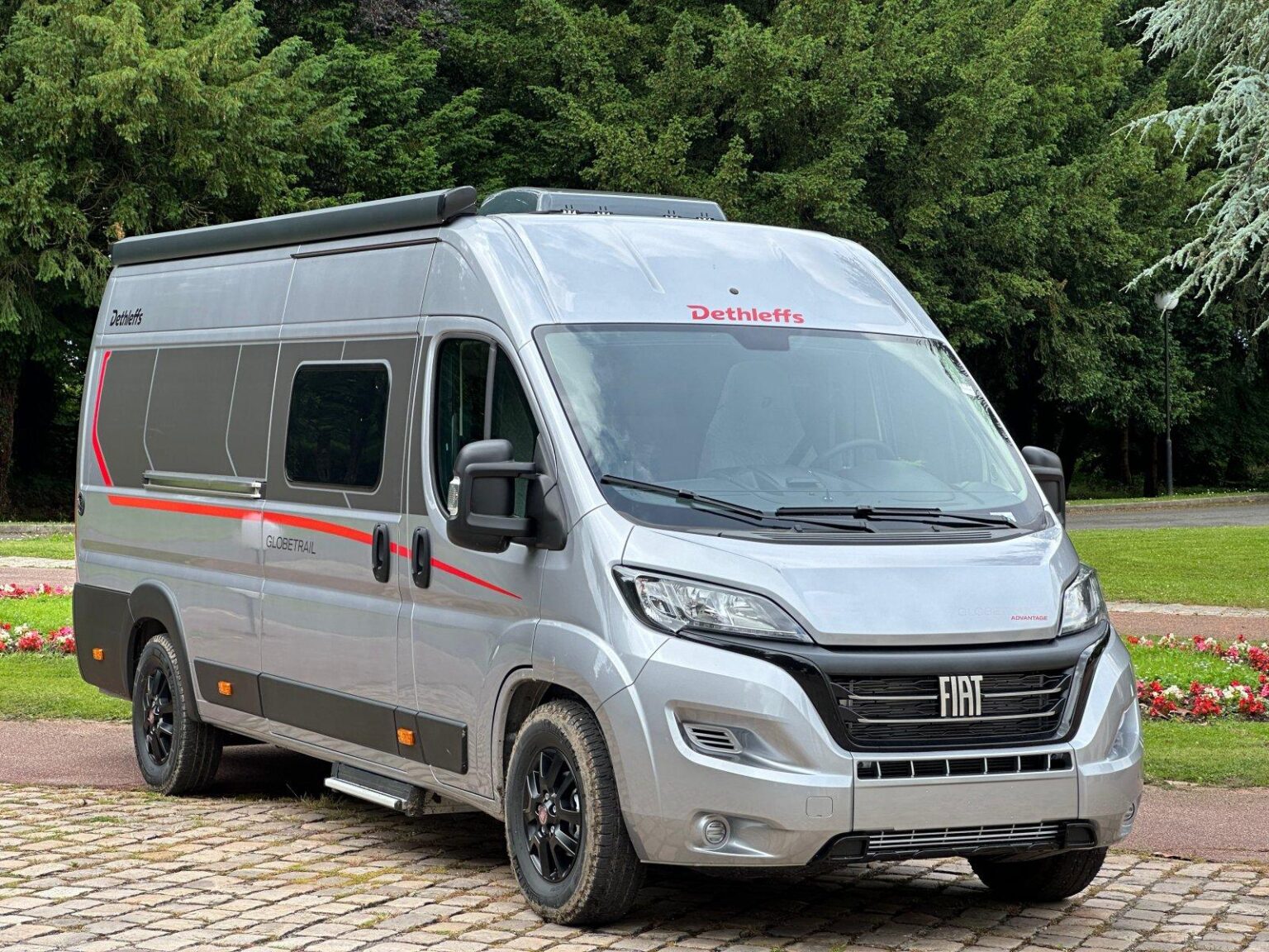 DETHLEFFS Globetrail 640 HR – Un nouveau camper-van à maxi-soute pour ...