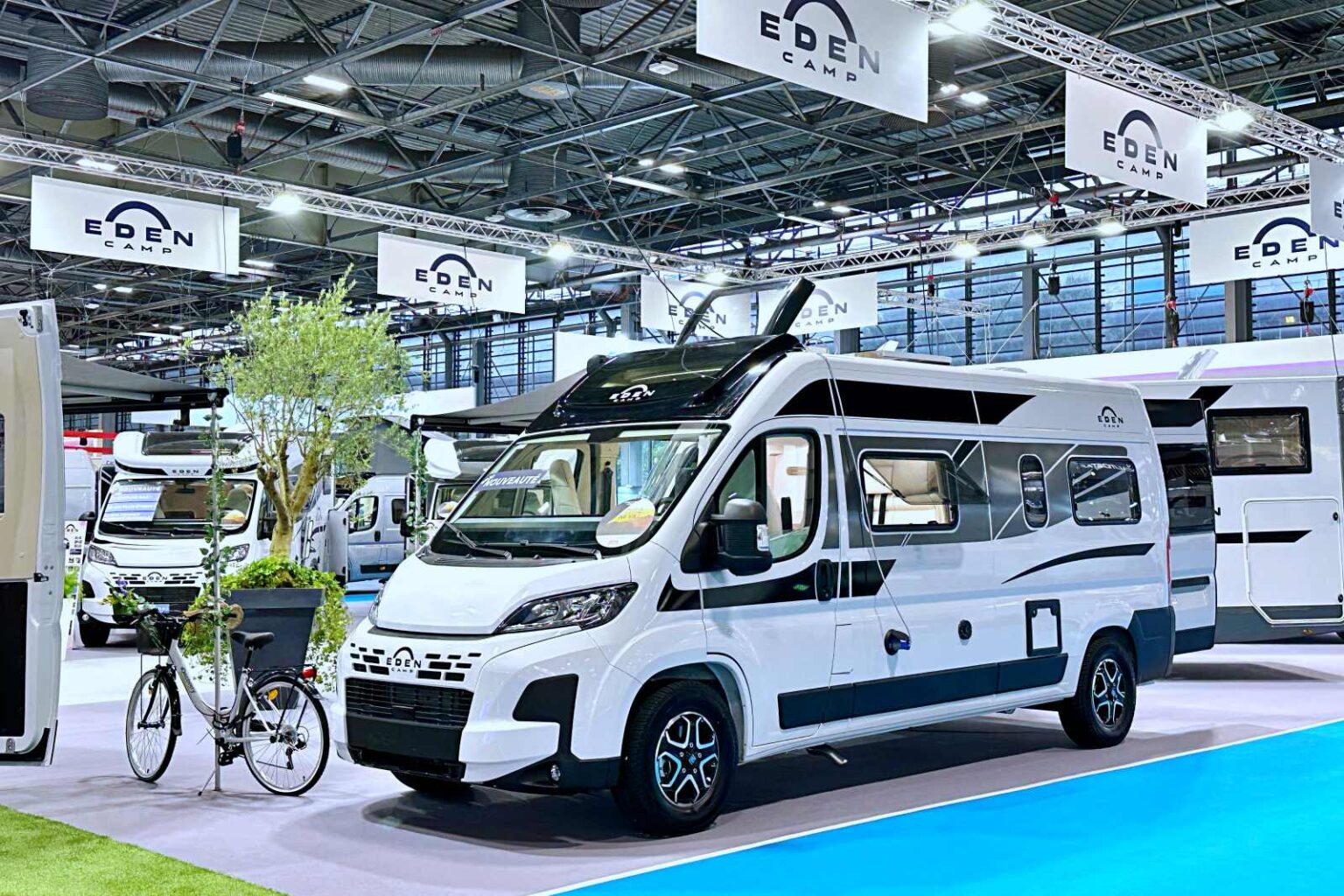 Évasion 24, spécialiste du van 2 places avec lit permanent | Fourgonlesite