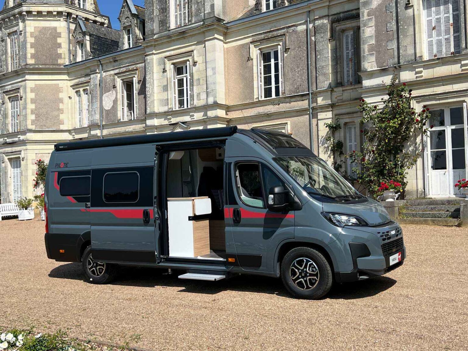 CHAUSSON « Family & Sport Line » (2025) – Le camper-van 5 places avec ...