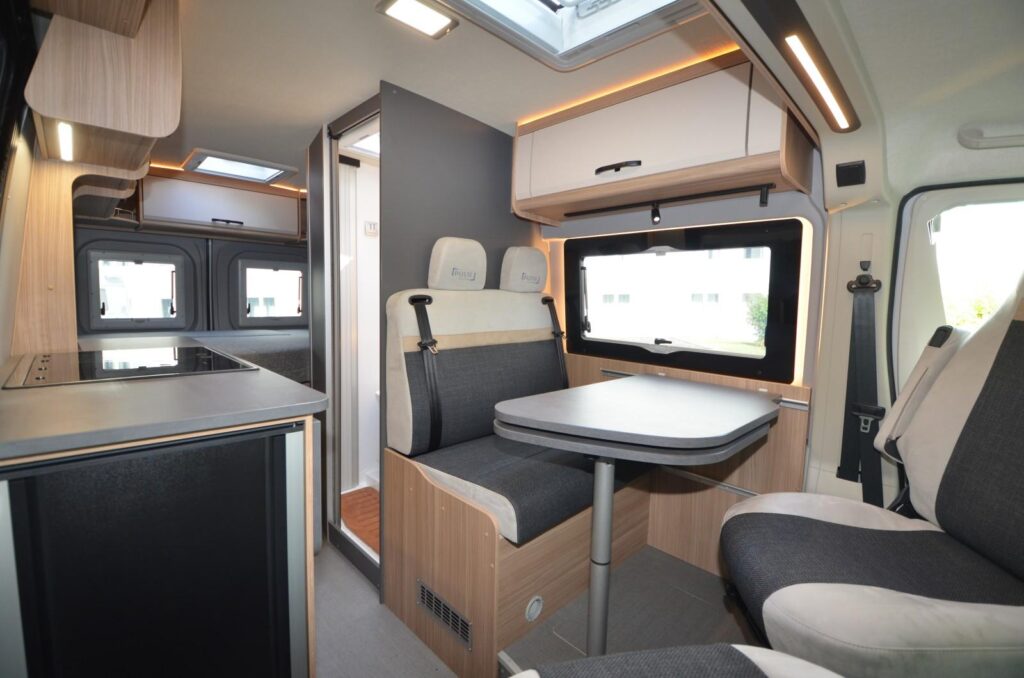 Pössl Summit 600 French Edition : une série spéciale élégante et ...