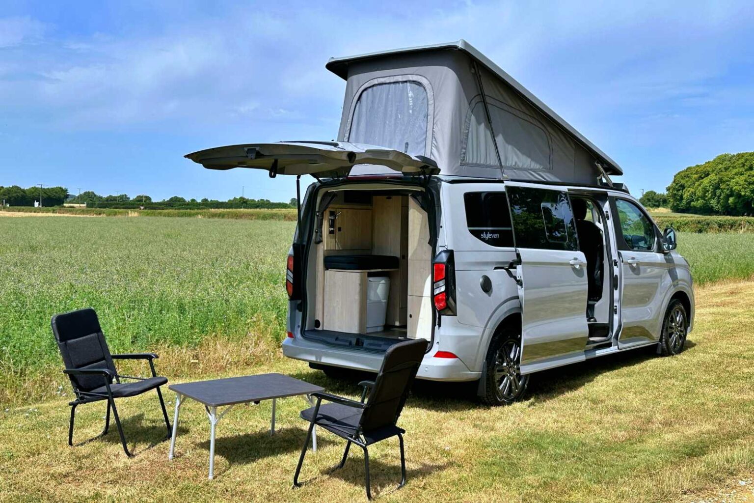 Design revisité et nouveaux matériaux pour les fourgons Adria Twin ...