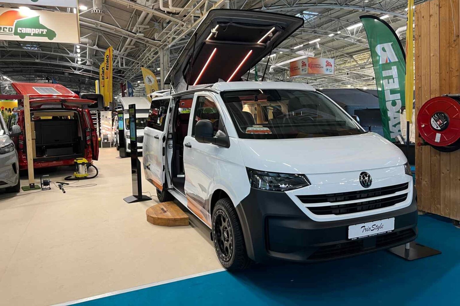 Design revisité et nouveaux matériaux pour les fourgons Adria Twin ...