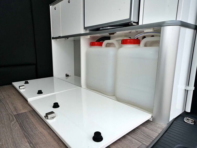 Reimo VW Caddy Camp 2 : le ludospace malin à prix accessible ...